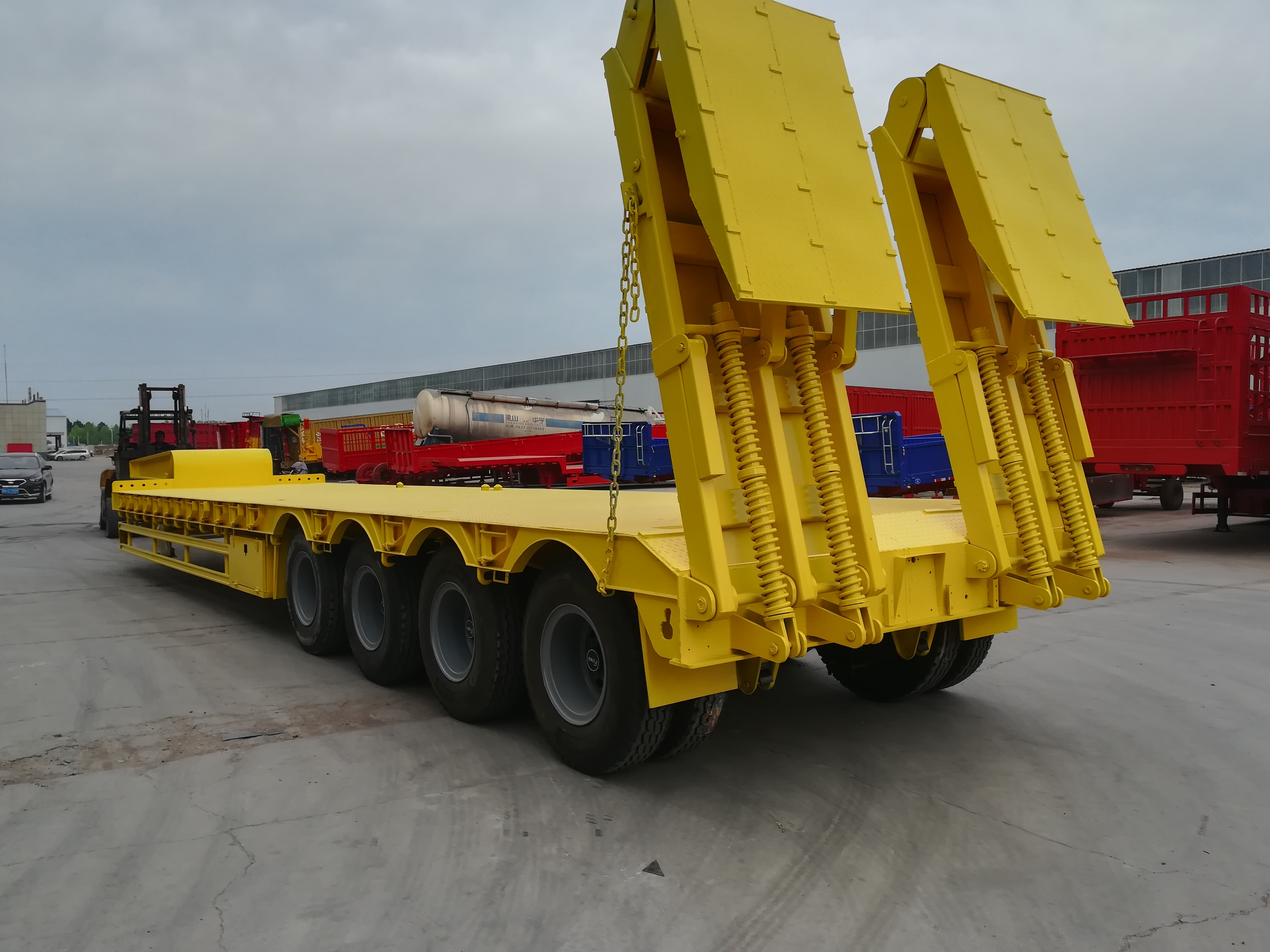 2 3 4 Axle Hydraulic Low Bed Trailer For Bulldozer Transport